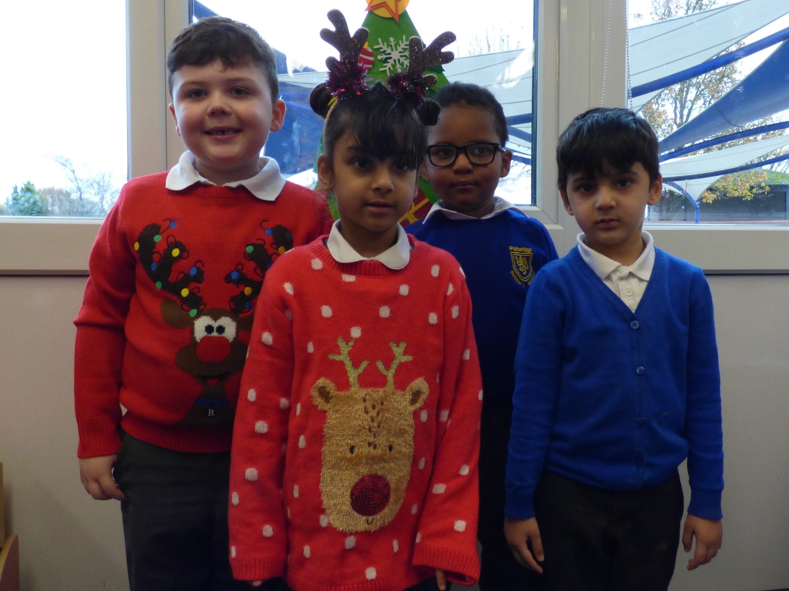 Putteridge Primary School - Gold class Christmas performance Putteridge Primary School - Gold class Christmas performance