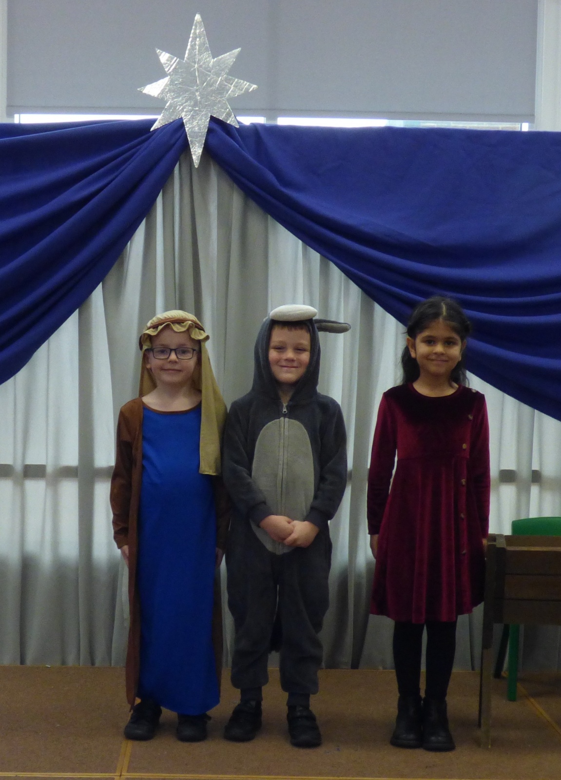 Putteridge Primary School - Year 1 Christmas performance photographs 2025